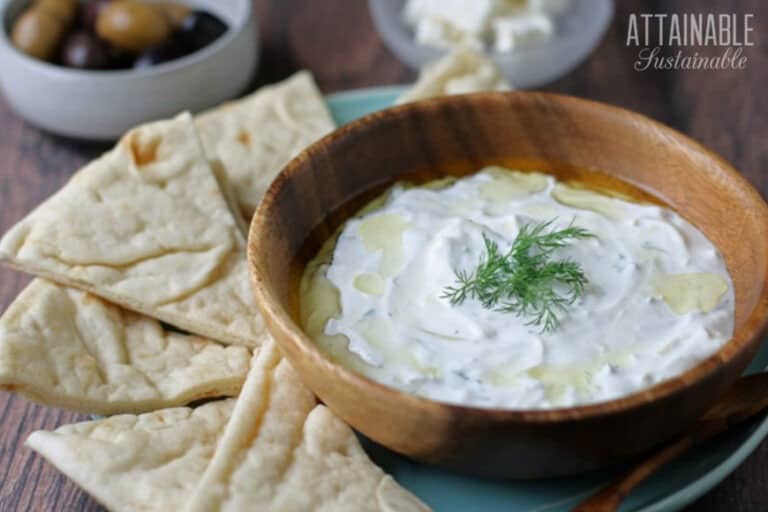 Delicious Tzatziki Sauce for a Light, Flavorful Snack