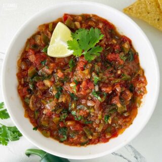 Easy Spicy Salsa Recipe for Topping Your Favorite Tacos